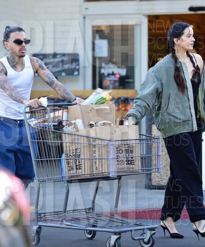 Rauw Alejandro Daily on Twitter: "Rauw Alejandro y Rosalía ayer en Los Ángeles."