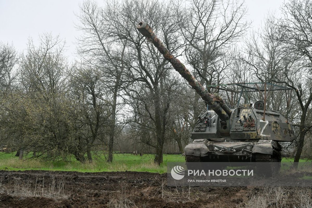 Rob Lee on Twitter: "Russian Msta-S howitzers with roof screens. https://vk.com/milinfolive?w ...