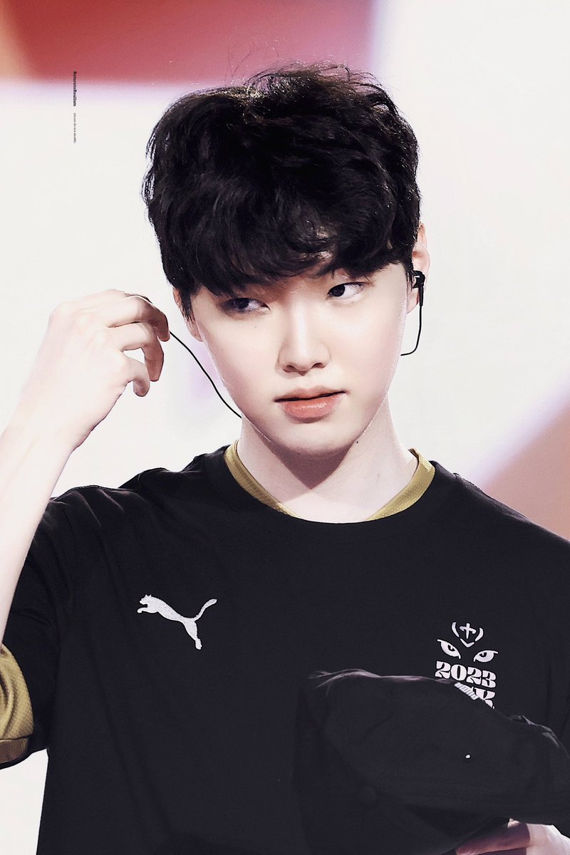 ReturntoRealism on Twitter: "𝟐𝟑𝟎𝟒𝟎𝟗 / 𝐒𝐩𝐫𝐢𝐧𝐠 𝐅𝐢𝐧𝐚𝐥 𝐵𝑟𝑎𝑛𝑑 𝑁𝑒𝑤 𝐴𝑔𝑒 #Chovy #쵸비 #정지훈 #GENWIN"