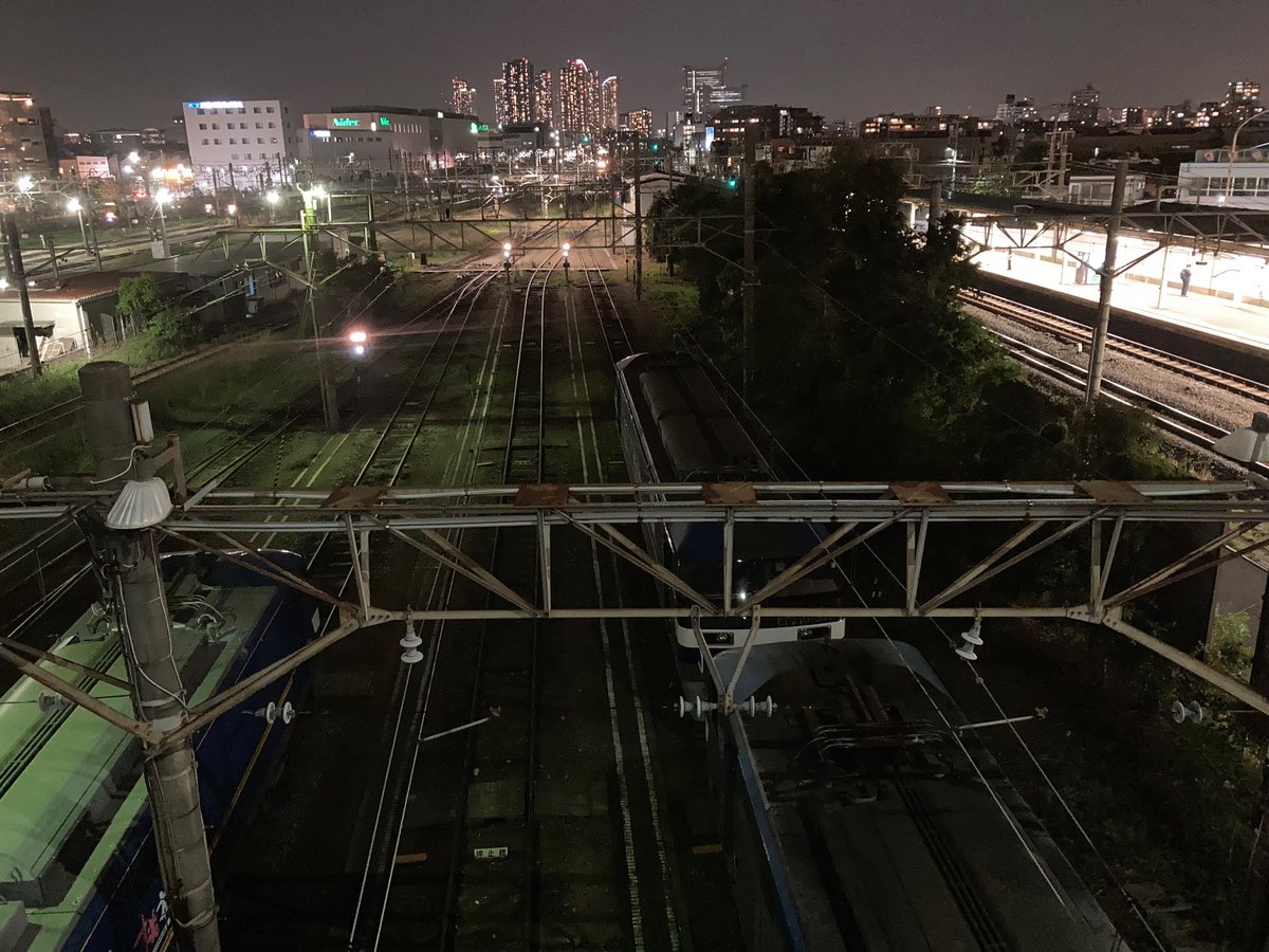 satoru_8888 on Twitter: "2023/04/18 新鶴見機関区 21:40ごろ"