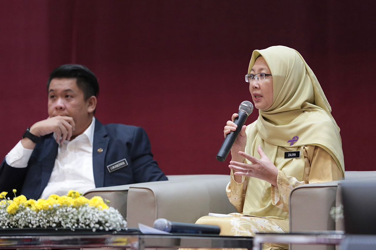KKMalaysia🇲🇾😷 on Twitter: "YB @DrZalihaMustafa , Menteri Kesihatan telah menghadiri Sesi Town ...