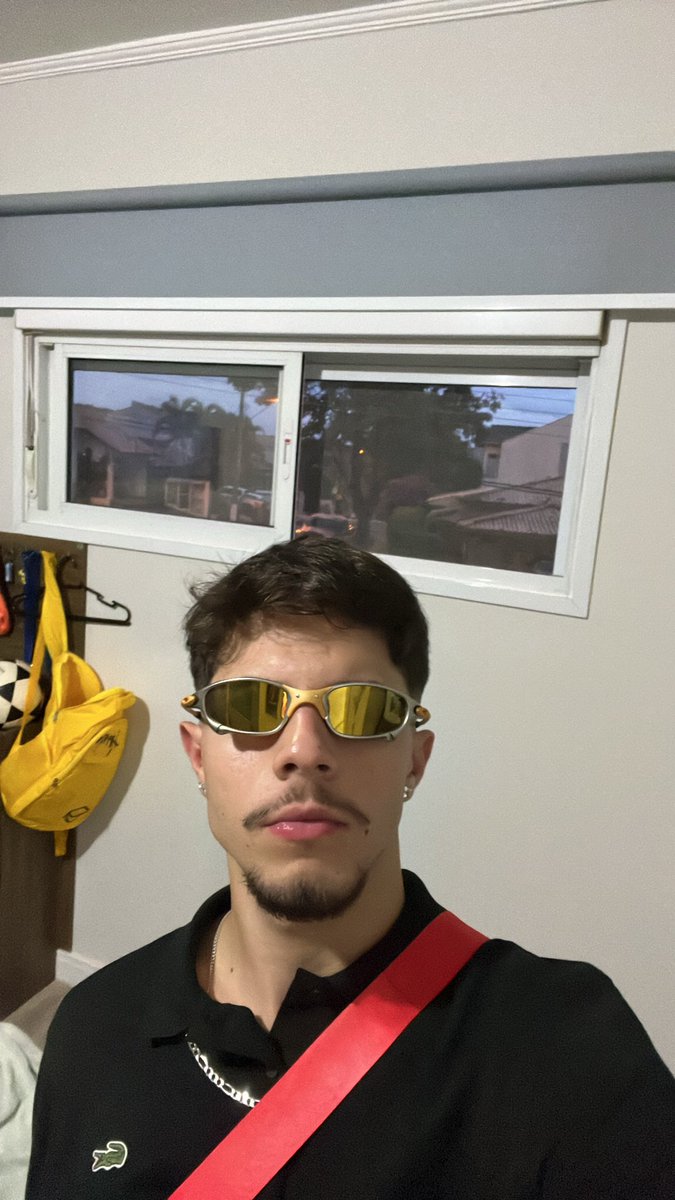 vitor vecchi on Twitter: "bom dia"