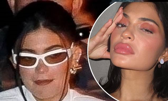 Daily Mail U.K. on Twitter: "Kylie Jenner sparks speculation she's had her lip filler dissolved ...