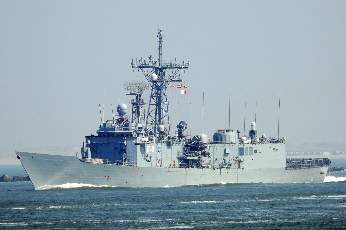 WarshipCam on Twitter: "Polish Navy Oliver Hazard Perry-class frigate ORP General Tadeusz ...
