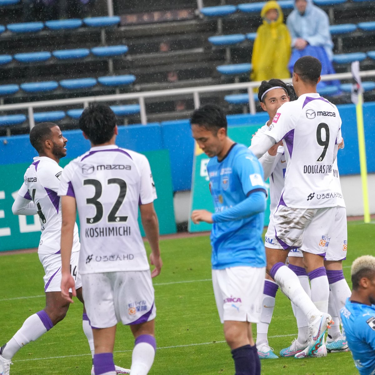 ナオ on Twitter: "20230415 J1第8節 横浜FC vs サンフレッチェ広島 #J撮り #sanfrecce 2点目😆 ドグがあんまり喜んで無かったから、どうした？と思っ ...