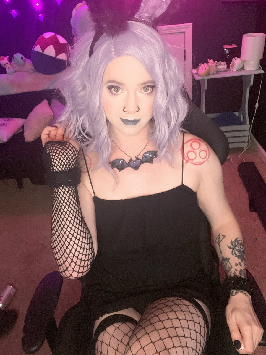 Lux_the_Trinity on Twitter: "Happy late bunny day babes"