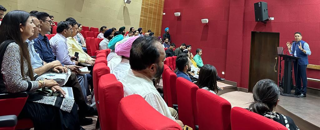 Aman Arora on Twitter: "During meet with Distt Incharges&staff of Employment Generation Dept, I ...