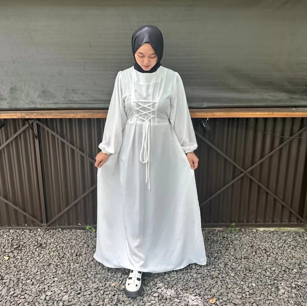 Aesthetic Stuff on Twitter: "Liora dress https://shope.ee/4fQ03XJp0U Dress satin https://shope ...