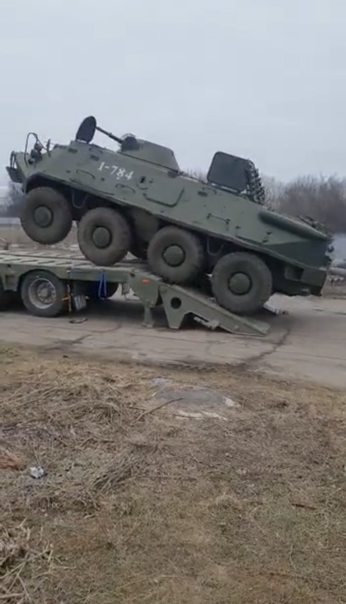新‧二七部隊 軍事雜談 (New 27 Brigade)🇹🇼🇺🇦 on Twitter: "23/4/11. 兩輛TAB-71M裝甲車(BTR-60裝甲車變體)上拖板車，準備運往烏克蘭，該車輛 ...