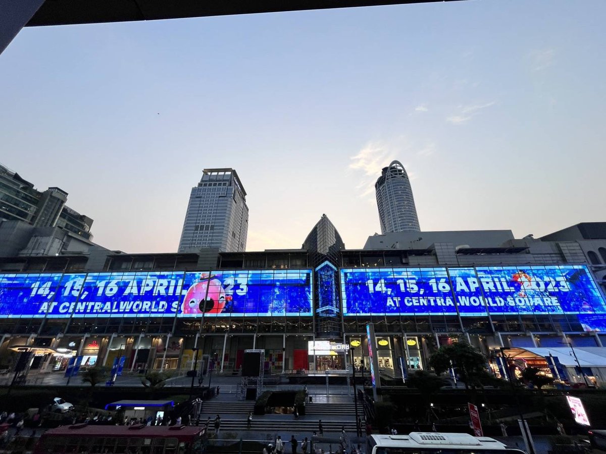 centralwOrld on Twitter: "RT @SUPERFLUIDFEST: เก็บบรรยากาศหน้าลาน CENTRAL WORLD SQUARE มาฝากคร้า ...