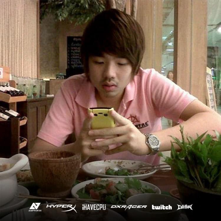 MiTHeSports on Twitter: "อีกี้ x MiTH ยุค Y2K !! ️ #MiTH #Y2K"