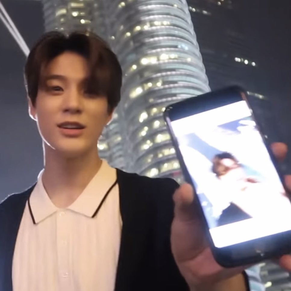 นน on Twitter: "RT @tomoyo_o93: 제노는 좋겠다 셀카 찍으면 제노 있어서"