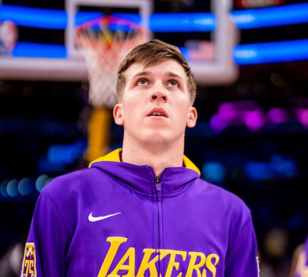 On Twitter Lakers Fans Check In How We Feeling About This Game Right Now on-twitter-lakers-fans-check-in-how-we-feeling-about-this-game-right-now