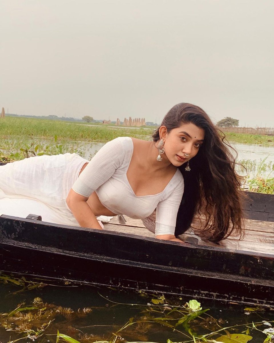 Yours Framefully 🦋 on Twitter: "Ah haa 😍 🦋 : sreetama_baidya_"