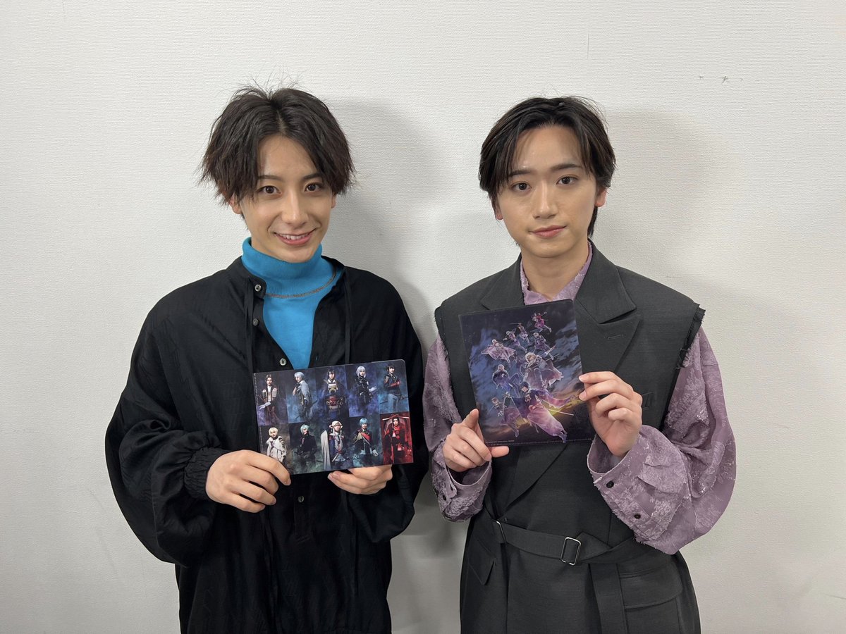 『映画刀剣乱舞』公式 On Twitter Rt Eightkns 皆さん今週もお疲れ様です〜!🤟🏻 映画刀剣乱舞、引き続きよろしくお願いしますっ! クリアファイルも是非!!🌟