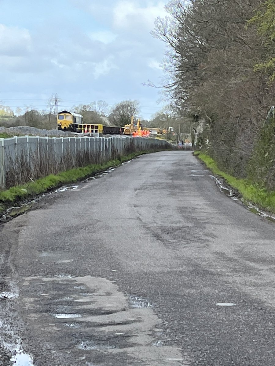 East West Rail progress on Twitter: "Ballast train between Winslow and Verney Junction today # ...