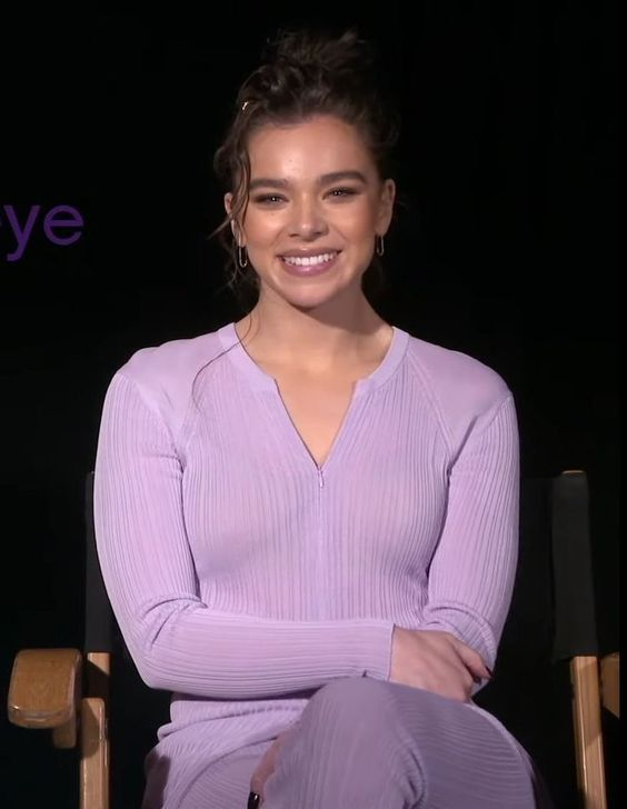 Clueifiedfrfr βοΈπ Stream Sunkissing On Twitter Hailee Steinfeld For