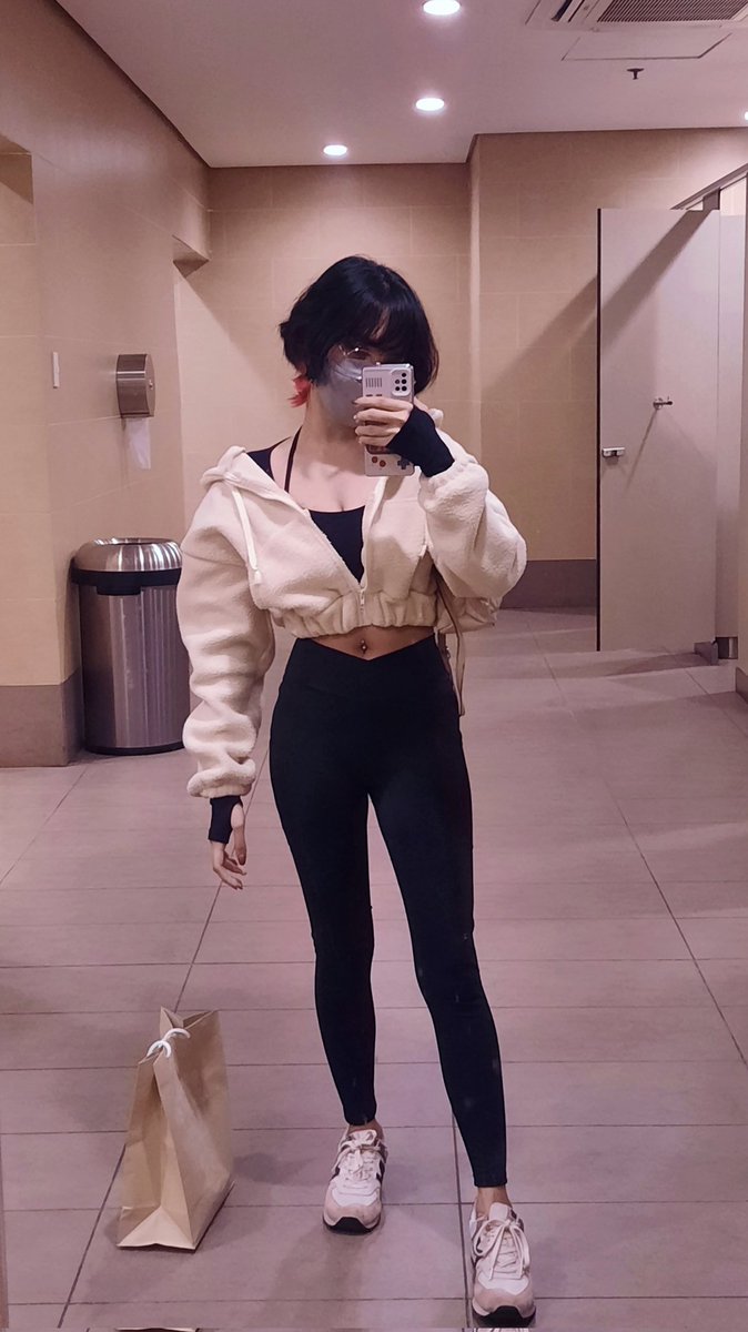 Meg H. on Twitter: "pov pkmn trainer npc post piss drip check"