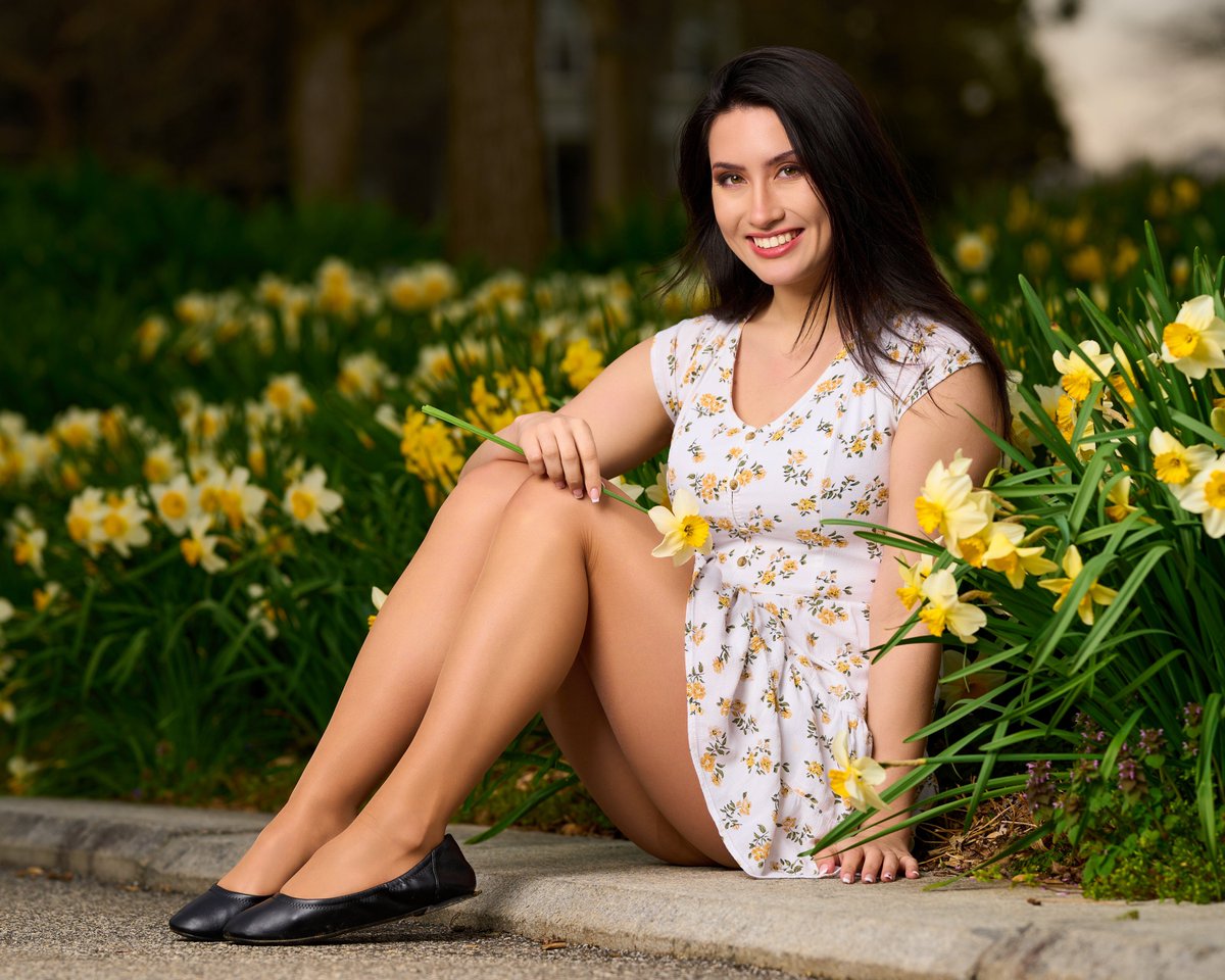 Cecils Pantyhose On Twitter Pretty Girl Pretty Flowers Pretty