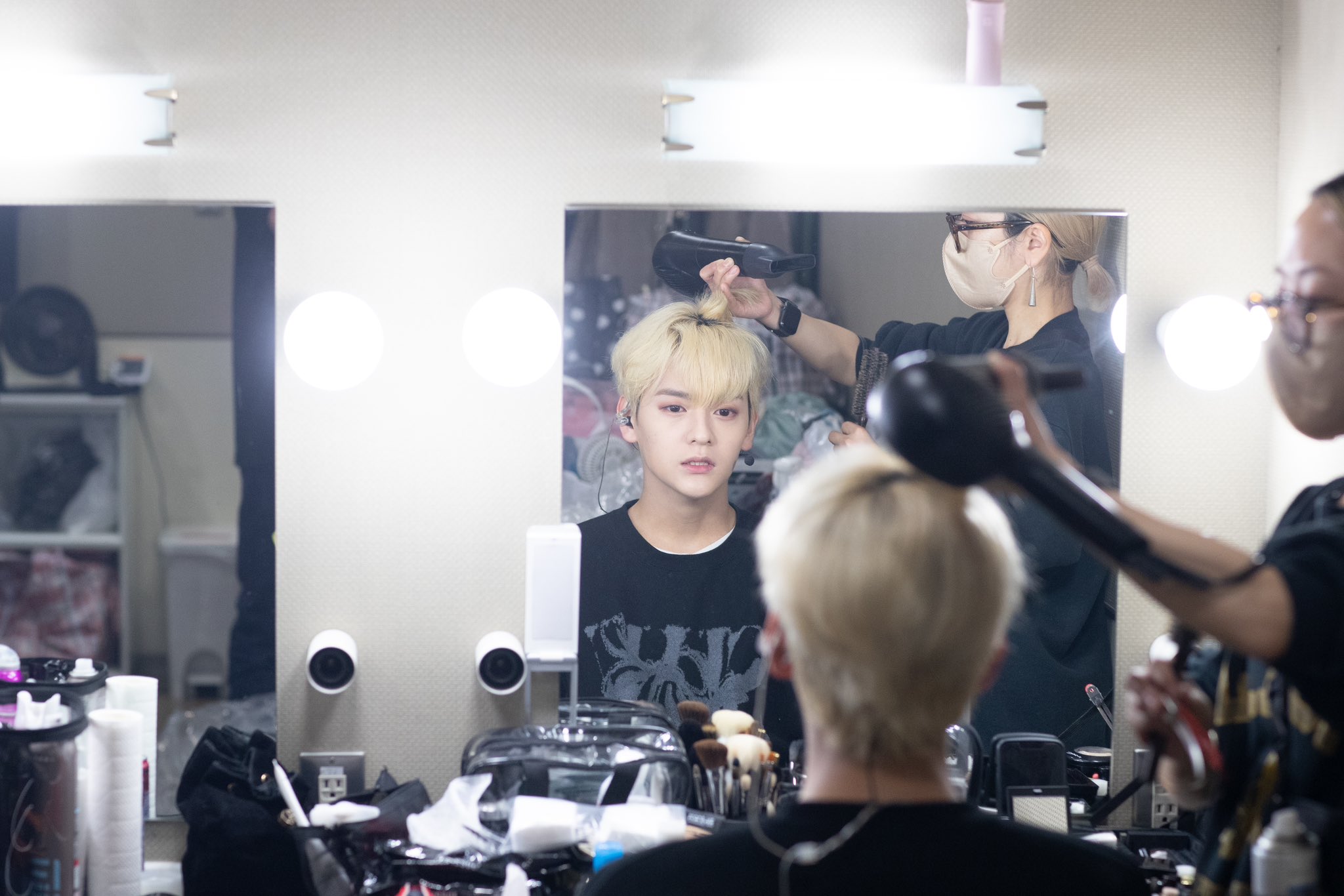 Official-Kgoods on Twitter: " n.SSign 1st zepp tour Photo book with DVD 販売開始までD-2 ! 販売終了までPhoto ...