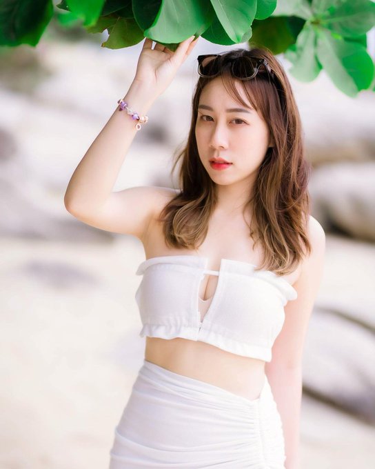 นักกวี on Twitter: "ข า ว . เข้ากลุ่มไลฟ์สด https://lin.ee/Kc6HFbr"