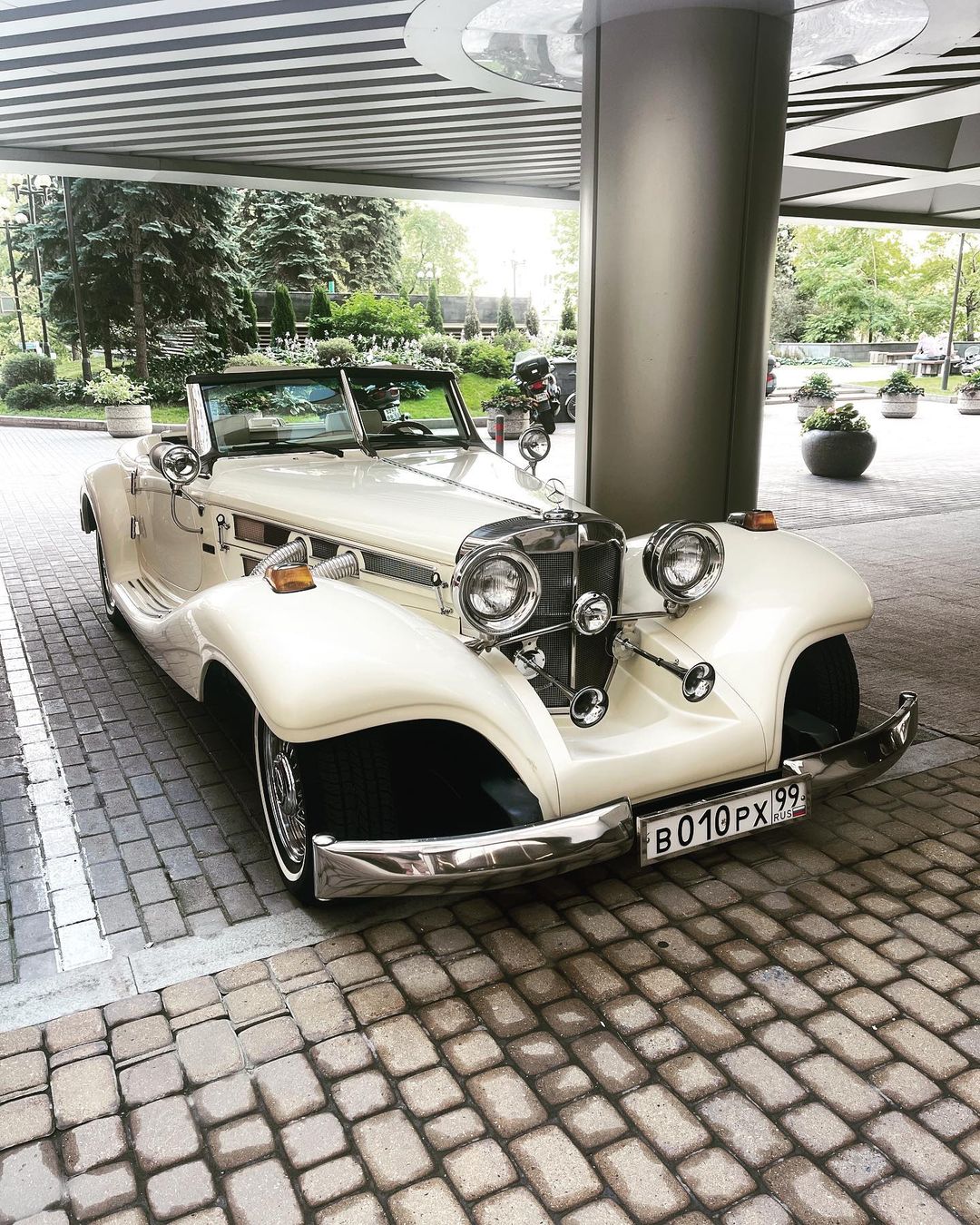 Spacious Luxury Cars Classic Rare Rides Icons: The Cadillac Eldorado,