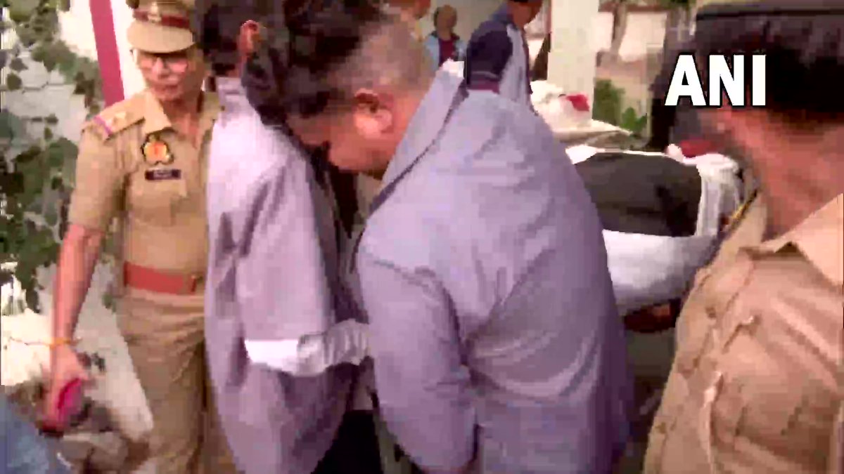 ANI UP/Uttarakhand on Twitter: "Uttar Pradesh | Bodies of gangster Atiq Ahmed's son, Asad and ...