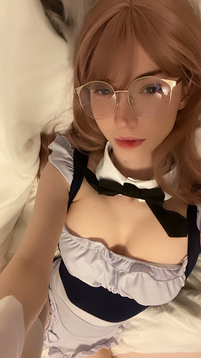 amy 🎃 on Twitter: "stream on! https://chaturbate.com/ameetea/"