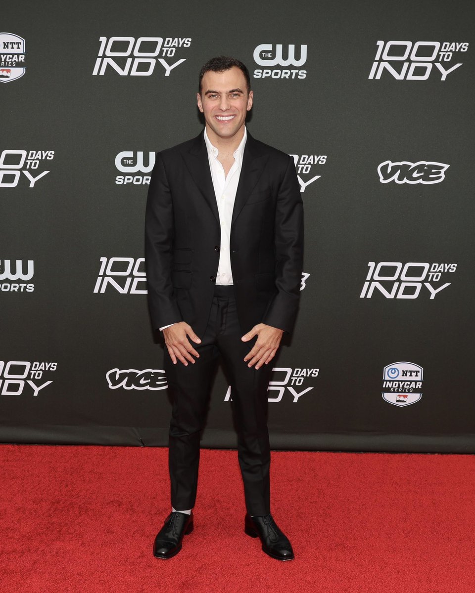 Devlin Defrancesco on Twitter: "What a way to start the weekend🕴🏼 Great night last night at the ...