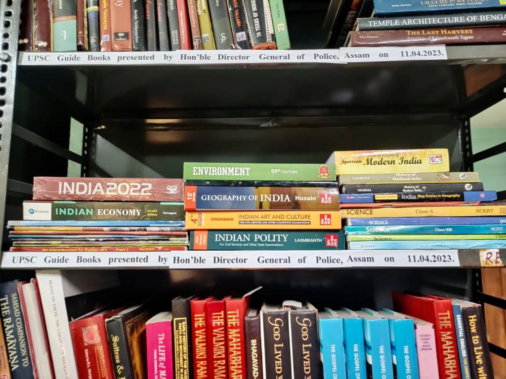 Assam Police on Twitter: "RT @HailakandiPolic: DIGP (SR), Assam & SP Hailakandi handed over a ...