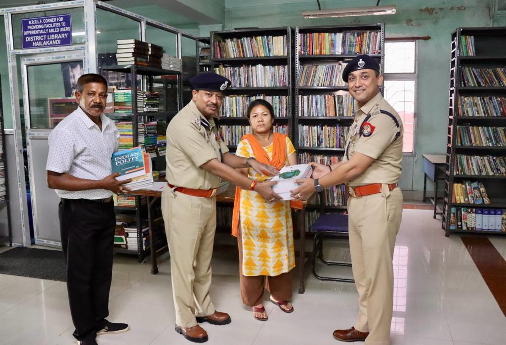 Assam Police on Twitter: "RT @HailakandiPolic: DIGP (SR), Assam & SP Hailakandi handed over a ...