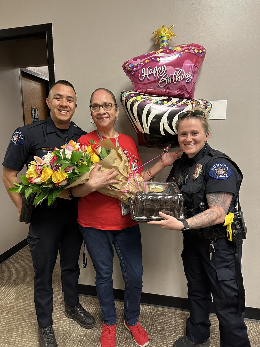 Aurora Police Dept On Twitter We Know Our Officers Make Positive