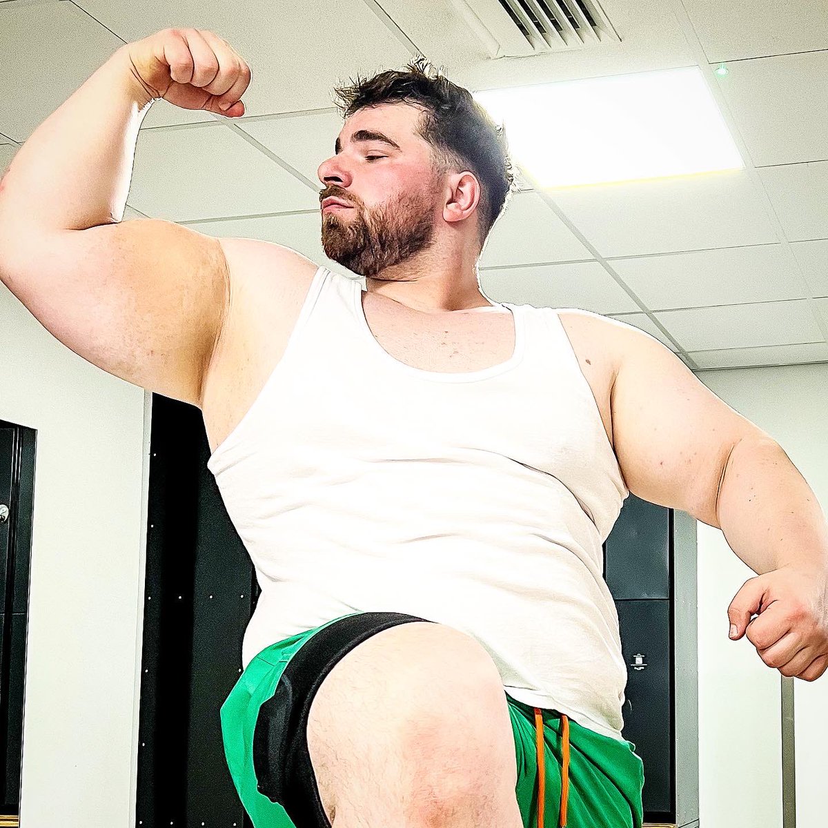 Ioan Ciuchi on Twitter: "Big boy flex , Johnny Bravo style! 😎Whoo Whaa! #bigboy"