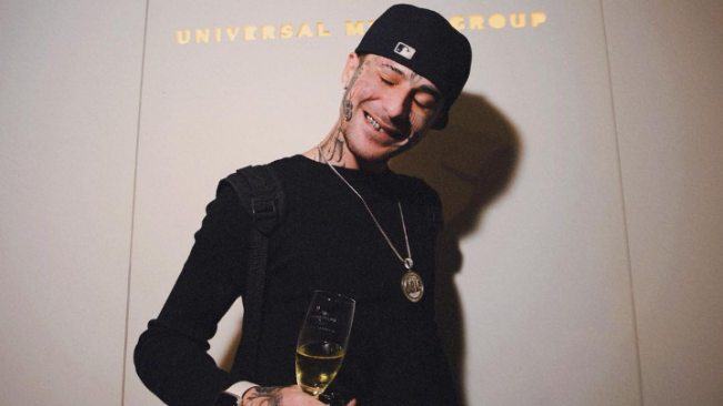 RAPMAIS on Twitter: "Rapper Duzz responde após sofrer ataques por usar Cropped: "Pra mim é só ...