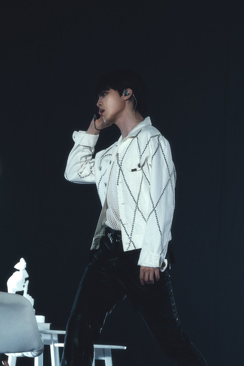 JIMIN AR 🪞LC #1 BBH100 on Twitter: "🌟📷| تحديث حساب SBS بصور لجيمين من اداءه لاغنية "Like Crazy ...