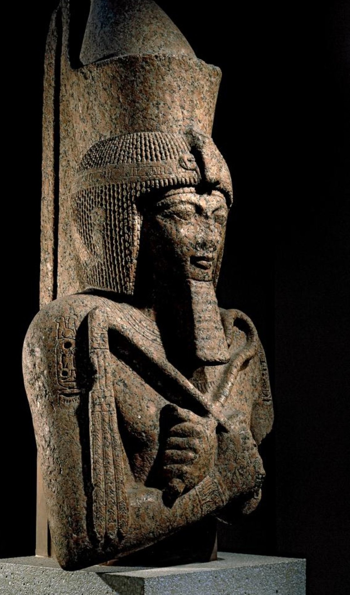 Dr. Peter J Brand on Twitter: "17/ this pink granite bust of a standing statue shows the king ...