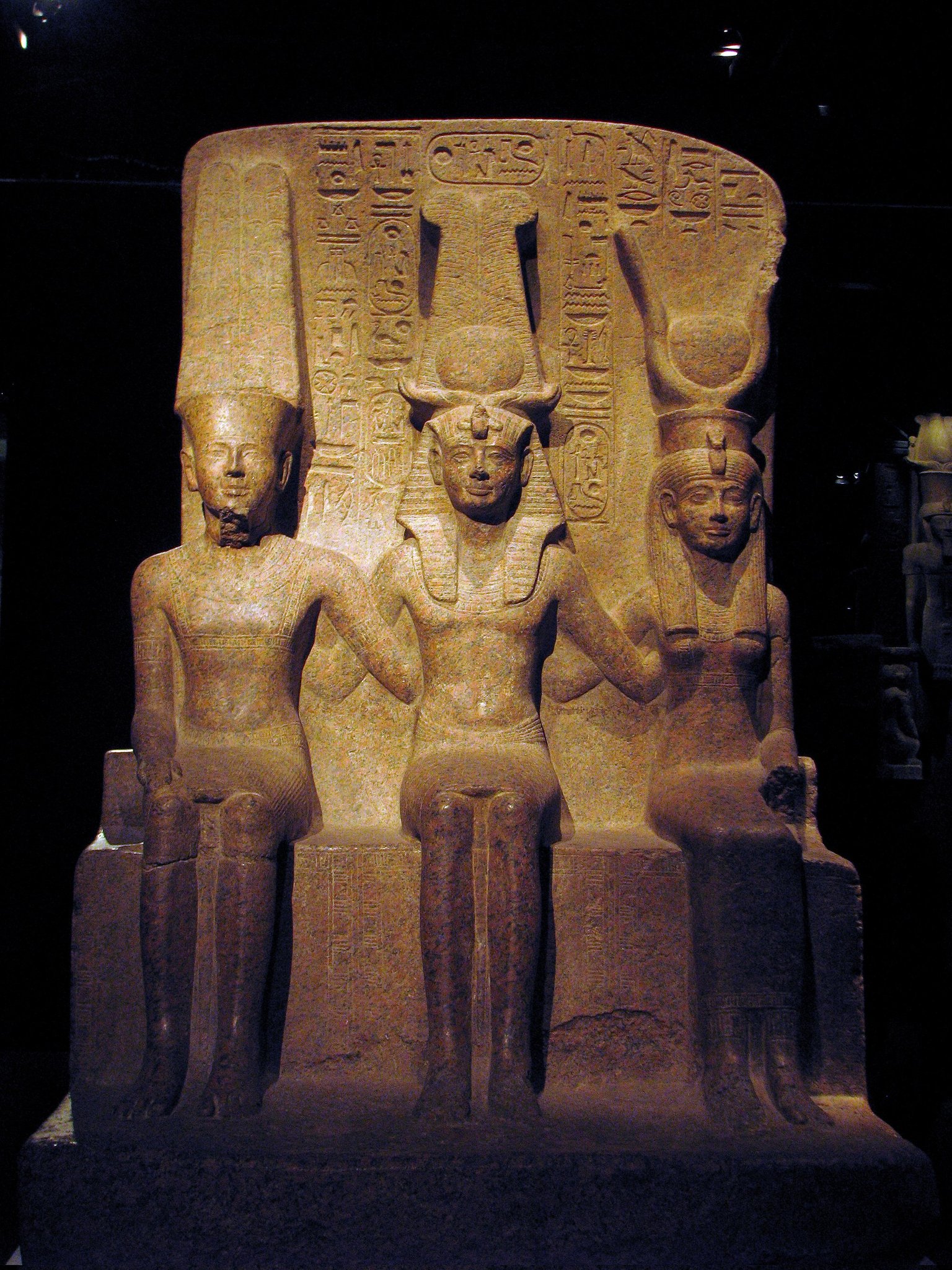 Dr. Peter J Brand on Twitter: "19/ most royal statues depicted the king as the object of worship ...