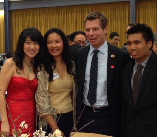 No RINOS DeplorableJenn🧡🙏🇺🇸 on Twitter: "RT @SmellyCat2Sunny: Eric Swalwell with his Chinese Spy ...