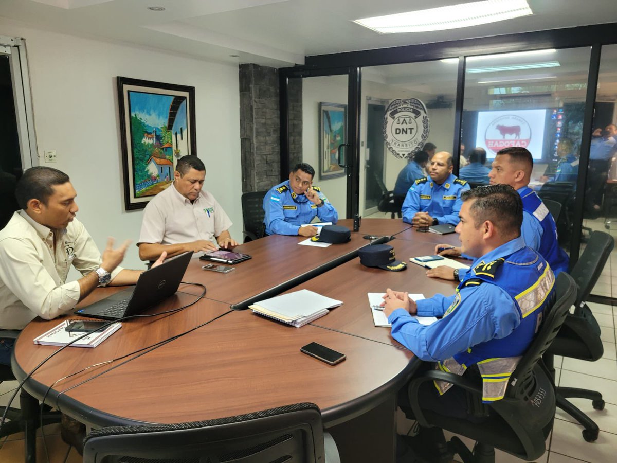 Policía Nacional de Honduras on Twitter: "RT @dnvt_honduras: 📌 Atención ...