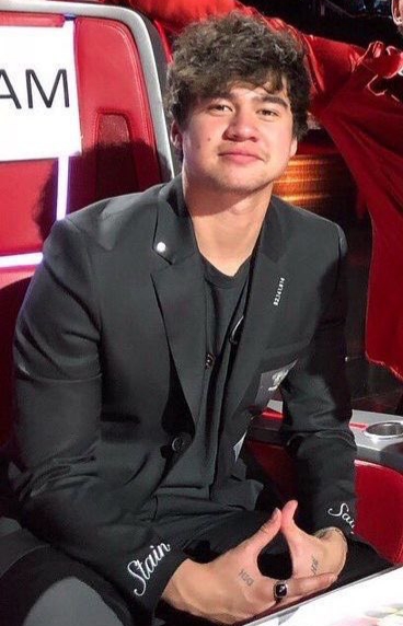 Paula On Twitter I Want To Sit On His Lap So Bad