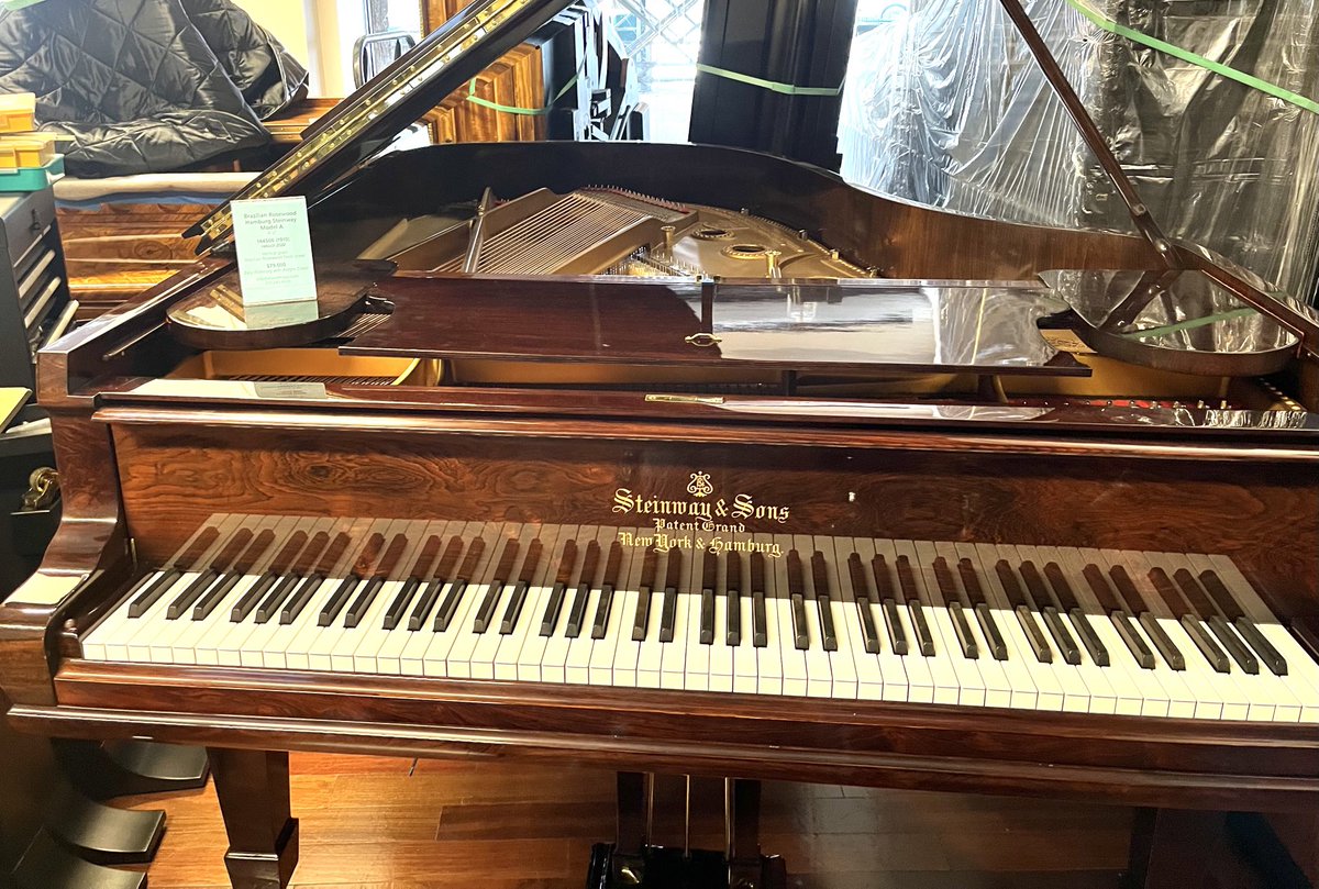 Nyの会議通訳者が教える英語 On Twitter ピアノ屋さんを徒歩でハシゴして、hamburg Steinwayやfazioliやbechsteinや昔のピアノを半日で弾きまくる。これ
