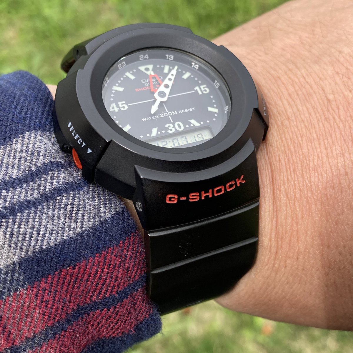 HETAX-FILM on Twitter: "今日のお供はG-SHOCKのAW-500-1E2Vでした。染色したベゼルの赤の文字入れをタミヤのエナメルから、シタデルカラーに変えてひと月ほど ...