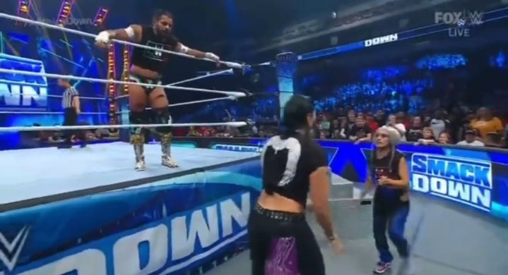 Sportskeeda Wrestling on Twitter: "That HURRICANRANA into the barricade by @ZelinaVegaWWE tho! 🔥 ...