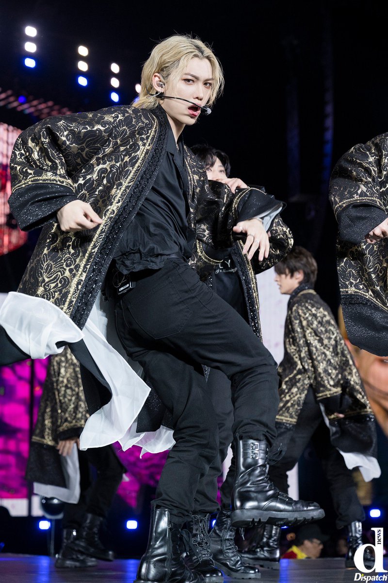 SKZ Info Esp on Twitter: "Fotos HD Stray Kids Felix ENCORE Los Angeles (L.A) by Dispatch 👇"