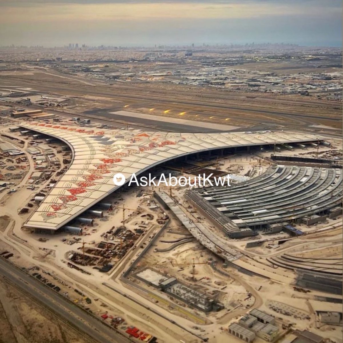ASK KUWAIT on Twitter: "صور تبيّن مراحل التقدم بإنشاء مبنى مواقف مطار الكويت الجديد مبنى T2 ضمن ...