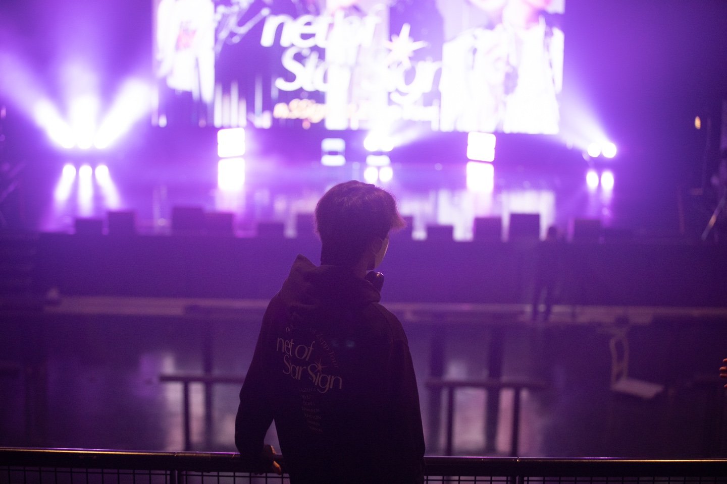 n.SSign(엔싸인) on Twitter: " n.SSign 1st zepp tour Photo book with DVD 선판매 기념 퀴즈컷 공개 공연 시작 전, Zepp ...