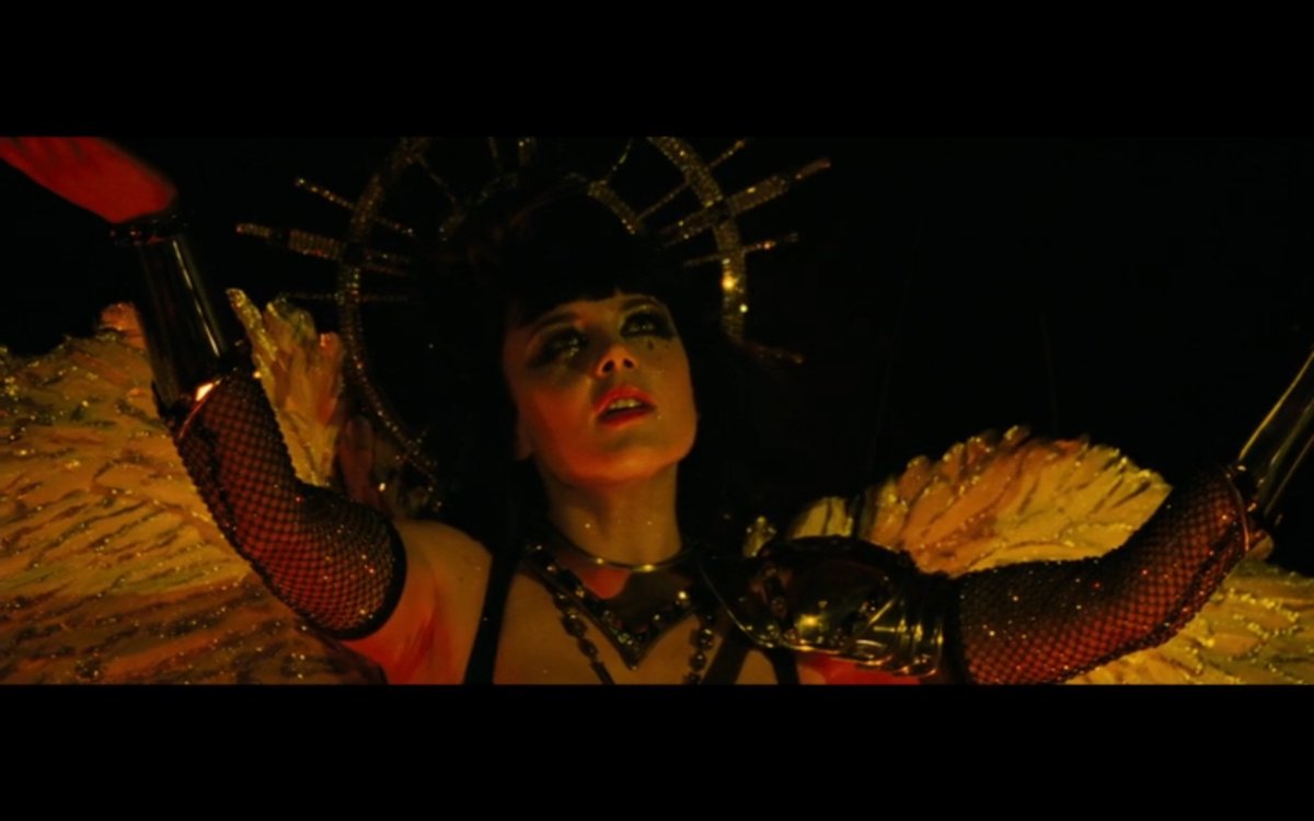 𝙎𝙝𝙤𝙘𝙠 𝙅𝙖𝙘𝙦𝙪𝙚𝙨 𝘿𝙚𝙢𝙮 on Twitter: "Now watching SUCKER PUNCH Extended Cut (2011, Zack Snyder)"