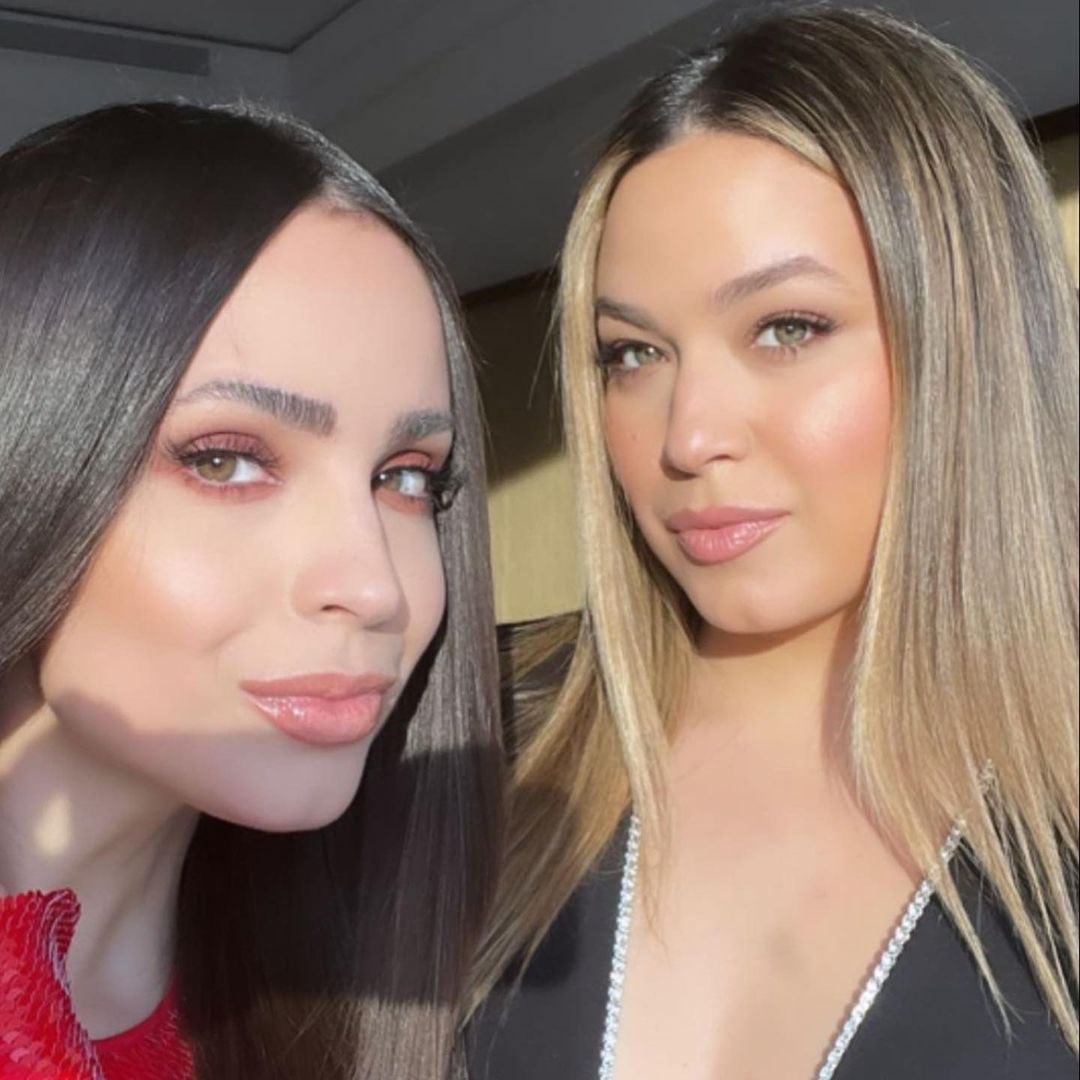 Sofia Carson Info | Fan Account on Twitter: "📸 Mais fotos de Sofia Carson com sua irmã e amigas ...