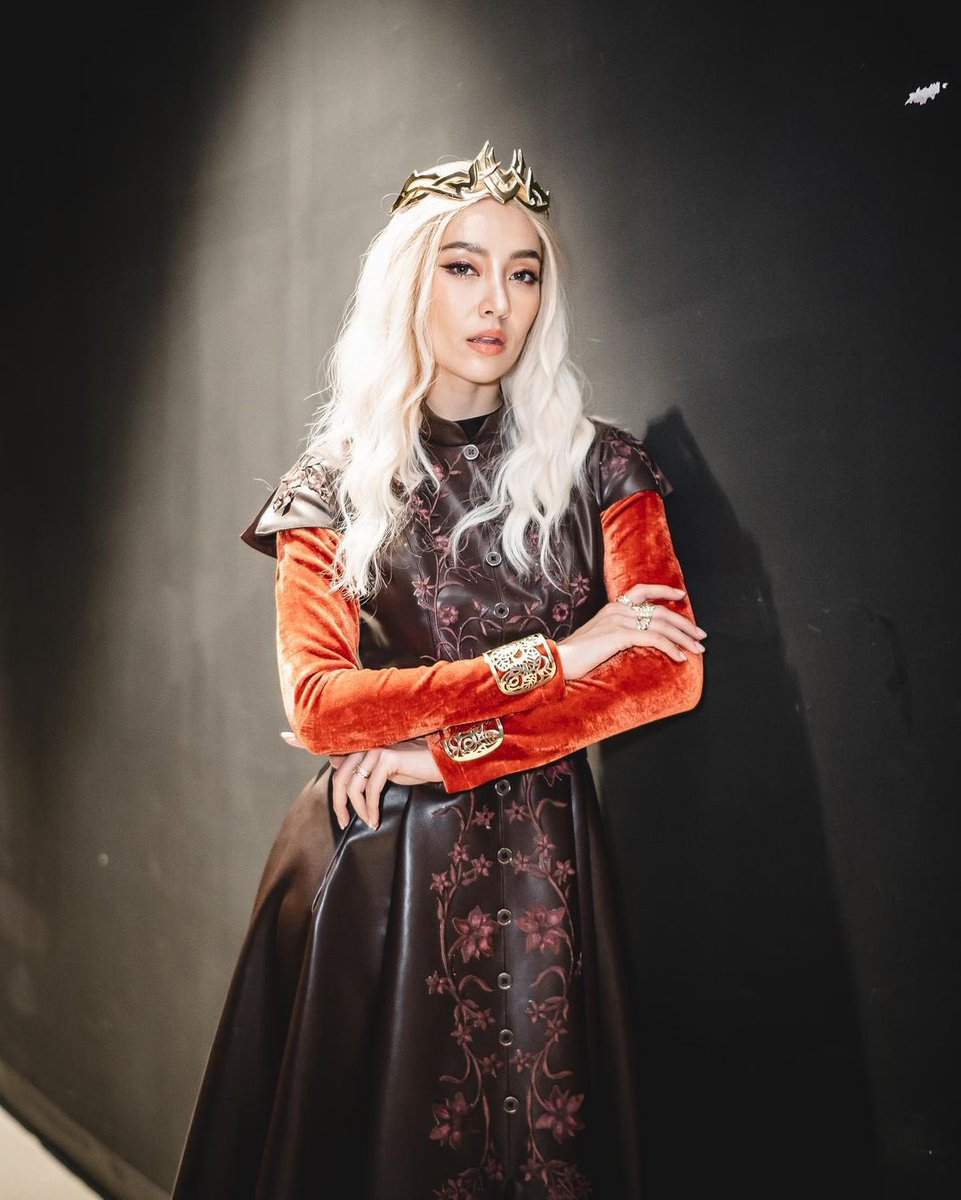 Bellaclub_pantip on Twitter: "สวย..เท่..ฮาสุดๆ เจ้าหญิงเบลลาร่า 🗡️👑 เทศกาลวันหยุดยาวเปิดดู #หมู่ ...