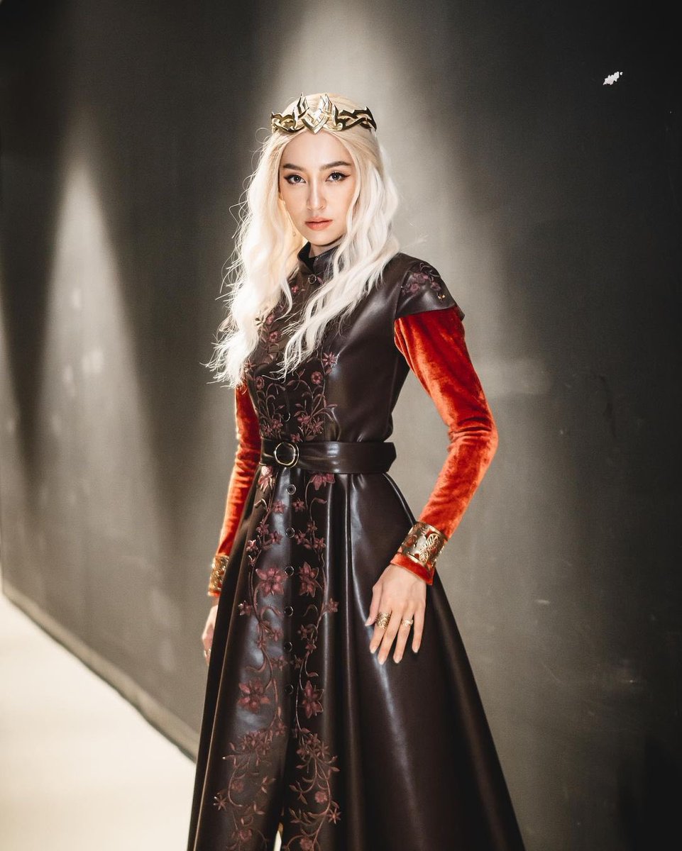 Bellaclub_pantip on Twitter: "สวย..เท่..ฮาสุดๆ เจ้าหญิงเบลลาร่า 🗡️👑 เทศกาลวันหยุดยาวเปิดดู #หมู่ ...